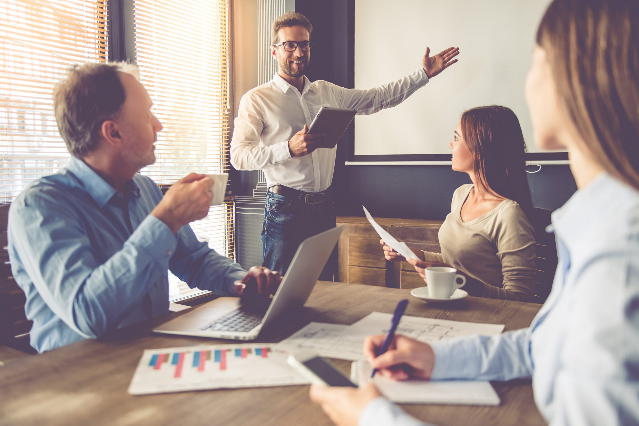 mobile-device-etiquette-10-tips-for-sales-meetings-bigtincan