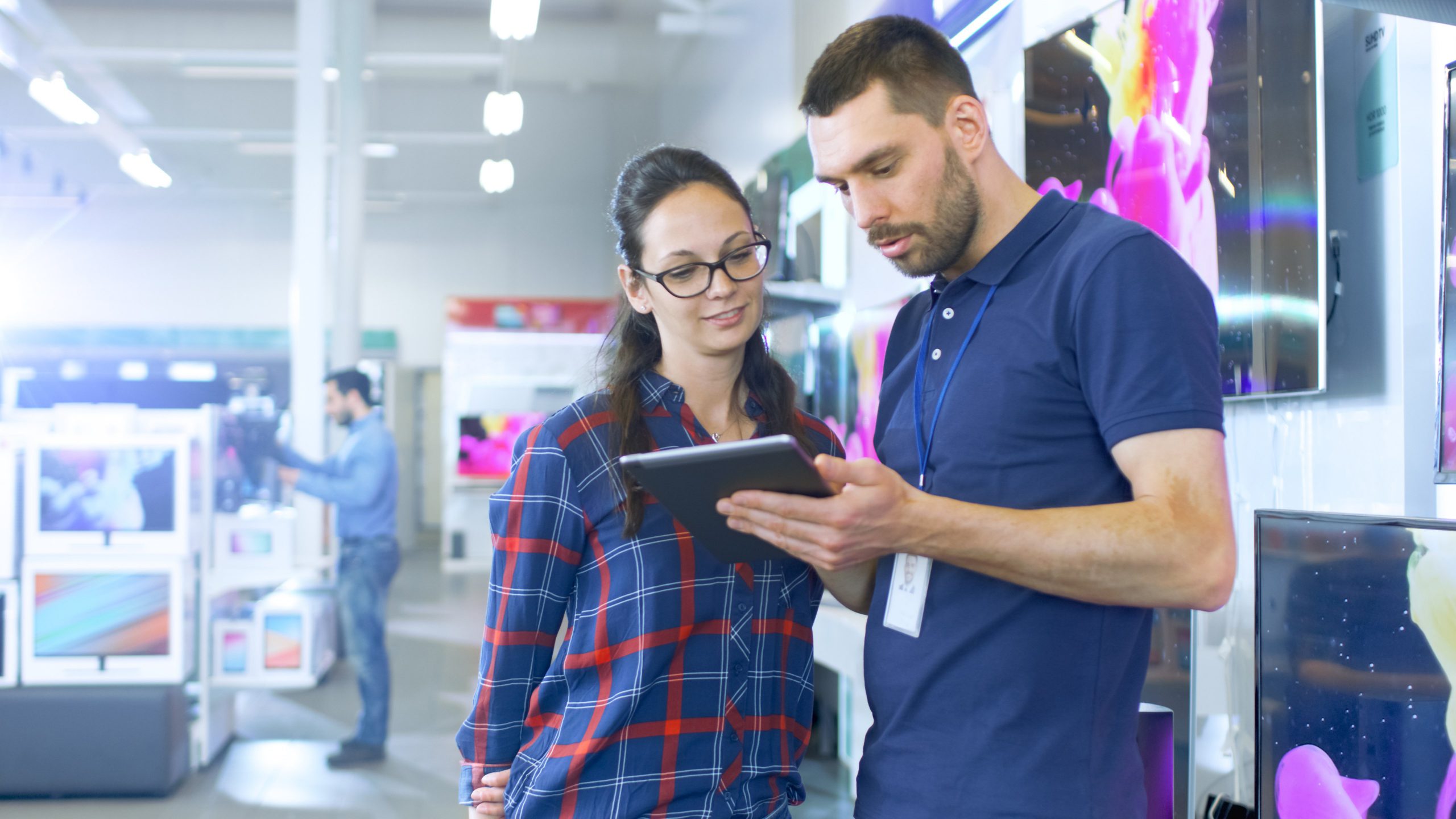 The Secret To Sales Engagement Lies In Better Retail Training Bigtincan the-secret-to-sales-engagement-lies-in-better-retail-training-bigtincan